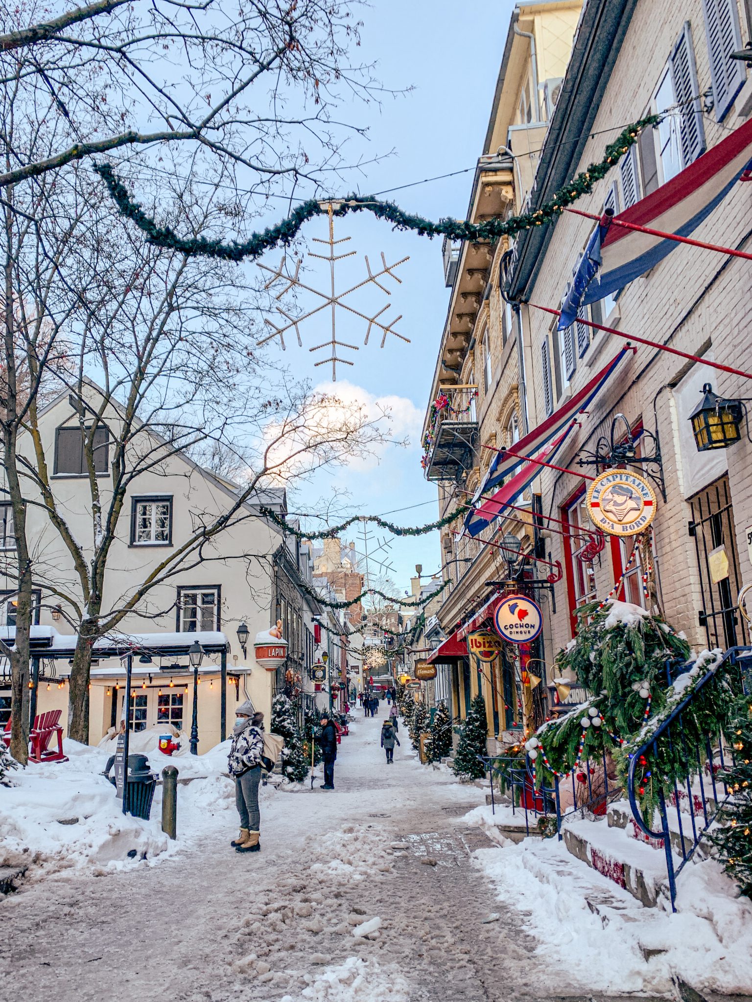 Montreal vs Quebec City: Which Should You Visit? - Pictures & Words